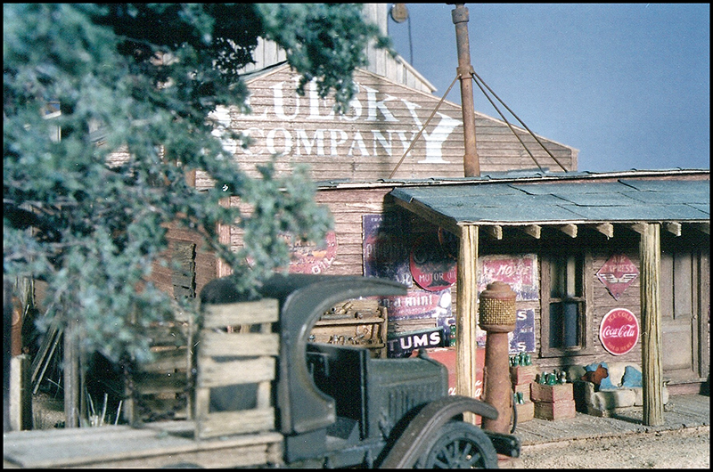 SierraWest Scale Models| HO Scale BlueSky Company Warehouse